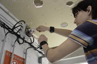 Formez-vous au métier d'électricien ! | Afpa